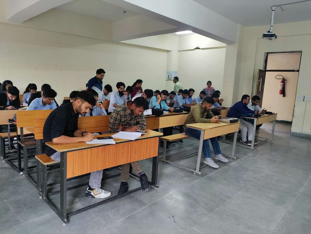 Campus Recruitment Drive - Career Point University Hamirpur