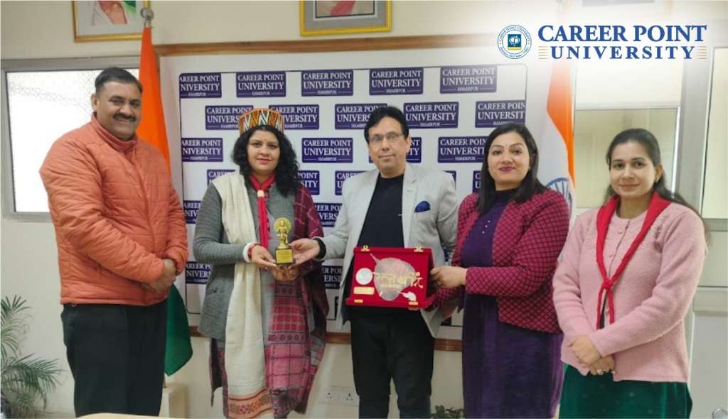 Dr. Manu Vinit Sharma Receives Rathna Shree Award 2024 at Career Point ...
